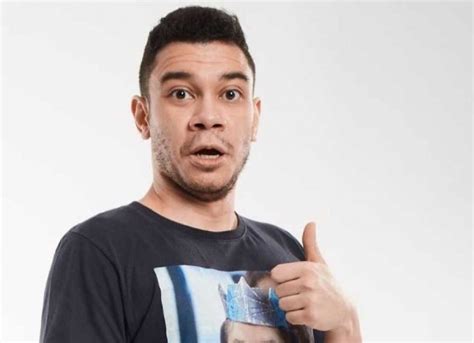 Humorista Igor Guimarães apresenta stand up em Goiânia