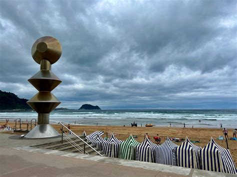 Tiempo De Hoy Al Mediodia En La Playa De Zarautz Con Mucha Eitb