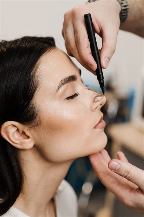 Marquage Rhinoplastie Lignes De Dessin Sur Le Nez Avant Chirurgie La