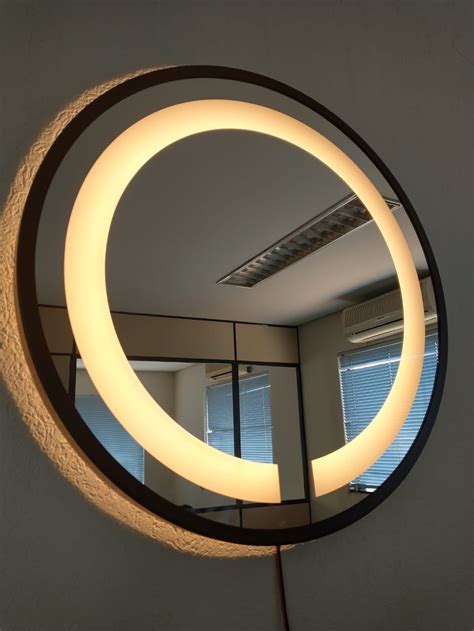 Espelho Led Quente Adnet 60cm Moldura Marrom Sem Alça WoodGlass