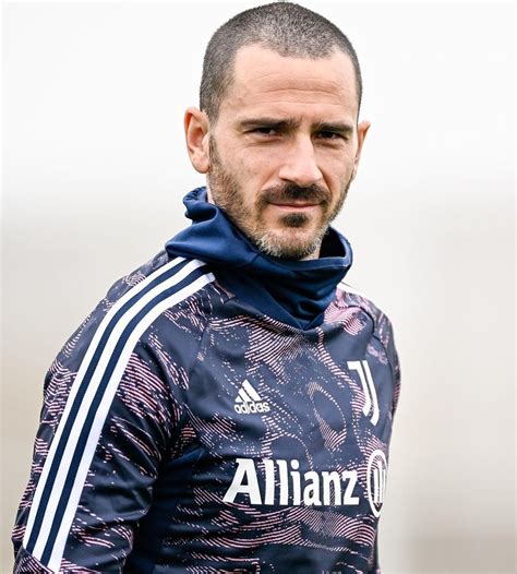 Leonardo Bonucci Fa Causa Alla Juve La Moglie Scrive Una Lettera Alla