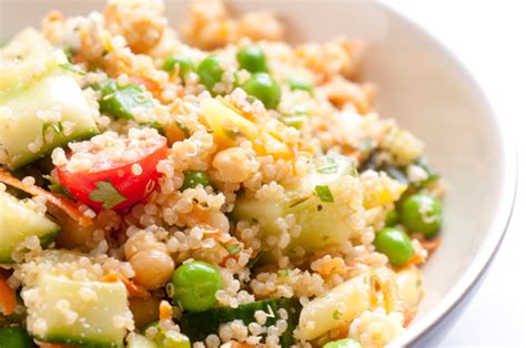 Receta De Ensalada De Quinoa Y Garbanzos Unareceta