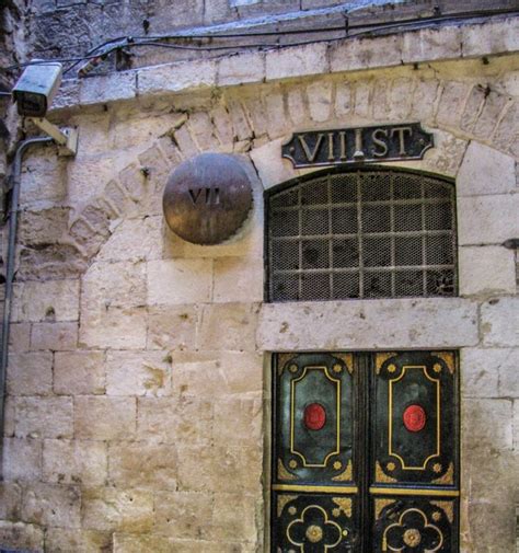 Via Sacra em Jerusalém as 14 estações da Paixão de Cristo VagaMundos