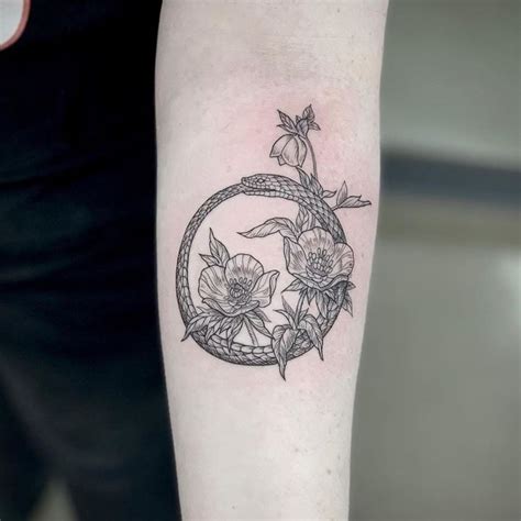 Tatuagem ouroboros 77 inspirações para uma tattoo cheia de significado