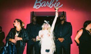 Nude Performance Artist Deborah De Robertis Defends Herself In French Court