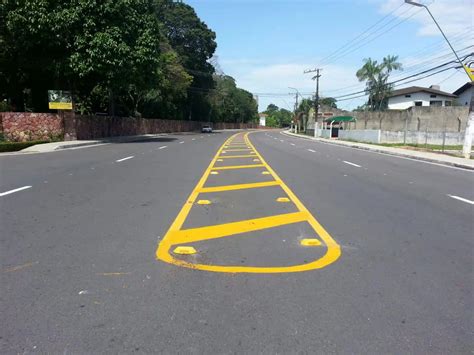 Transitar O Veículo Em Marcas De Canalização