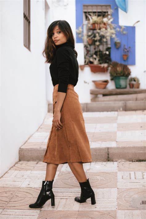 Total 84 Imagen Outfit Con Falda Negra De Pana Abzlocal Mx