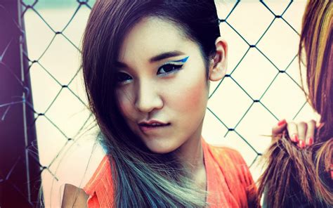 Wallpaper Menghadapi Wanita Model Rambut Panjang Merah Asia