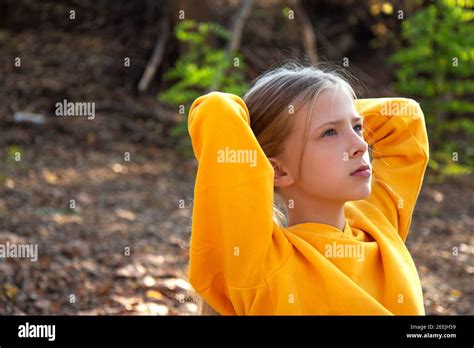 Teen blonde Banque de photographies et dimages à haute résolution Alamy