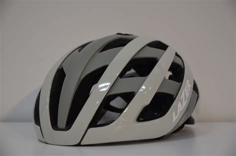 NEW COLOR人気軽量ヘルメット LAZER GENESIS AFに高級感溢れる新色が登場しました プロも使っているモデルでオススメ