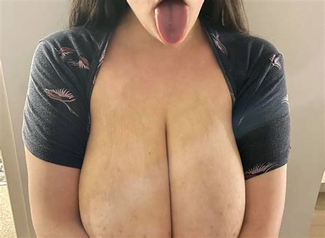 Would You Cum Over My Tits Scrolller