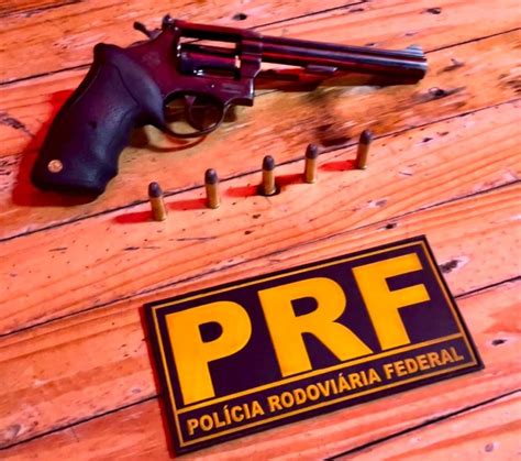 PRF apreende arma de fogo e munições em Santarém PA Polícia
