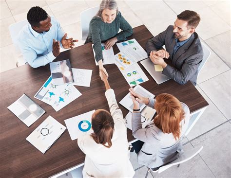 Cómo entrenar a tu equipo para usar eficazmente un CRM