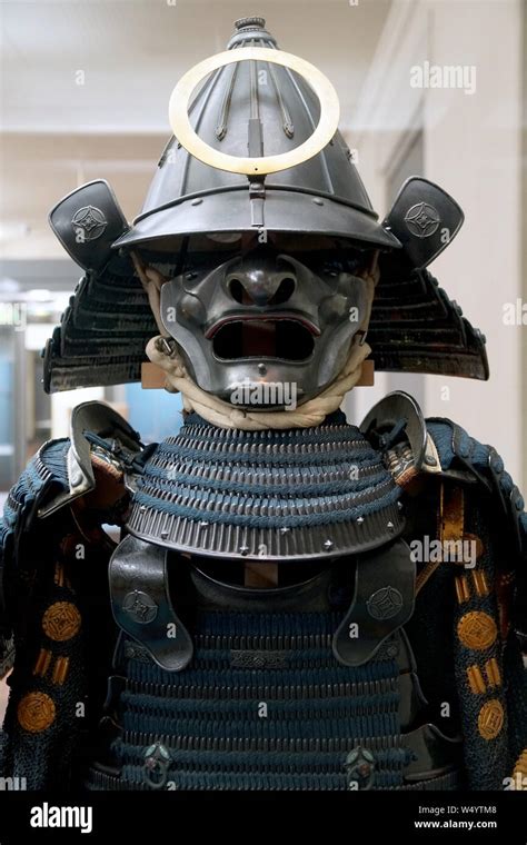 Armadura japonesa de samurai fotografías e imágenes de alta resolución
