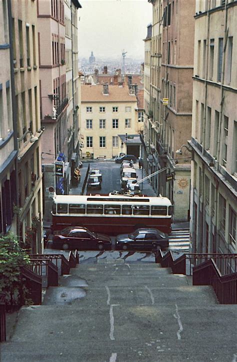 Photographes en Rhône Alpes Trolleybus ligne 6 rue des Tables