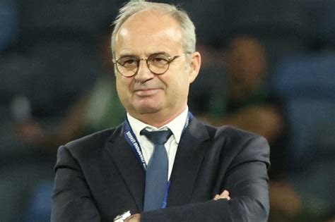 Luís Campos not looking to leave PSG for Chelsea sporting director job