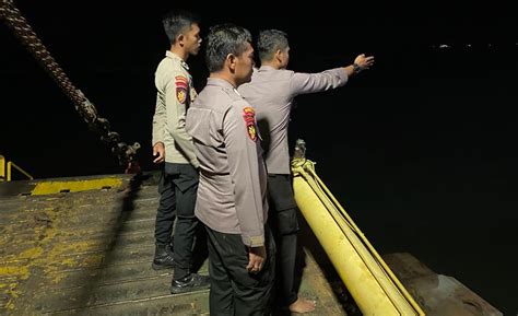 Satu Mobil Jatuh Ke Laut Dermaga Pelabuhan Merak Indoposco