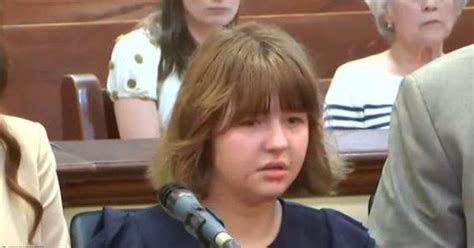 Condenan a cadena perpetua a una niña de 15 años por el asesinato de su