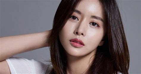 HAN BO REUM FALA SOBRE AS DIFICULDADES DESDE O SEU DEBUT
