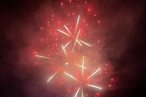 Nouvel An les feux d artifice du 31 décembre dans les Pyrénées Orientales