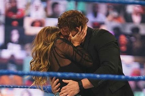 Alejandro Gómez on Twitter Dominik Mysterio llama mami a Rhea