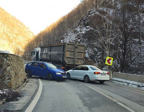 FOTO Accident pe Defileul Jiului GorjOnline Zi de zi informați