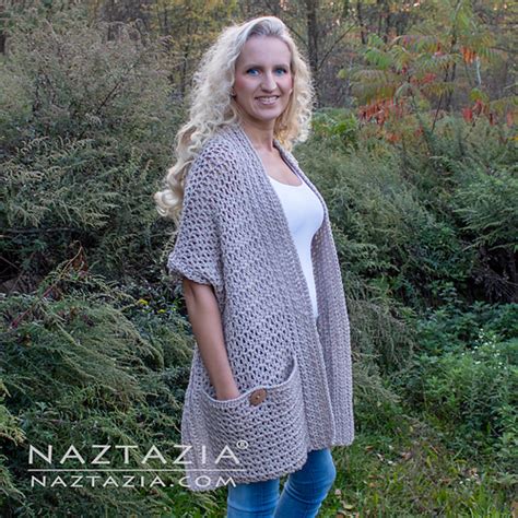 Ravelry Pocket Shawl Pattern By Naztazia