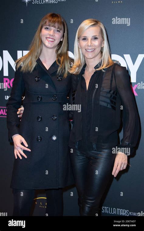 Laurence Ferrari et sa fille Laetitia Hugues assistent à la première