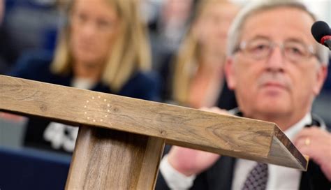 Bruxelas defende que subir salário mínimo agrava desemprego de longa