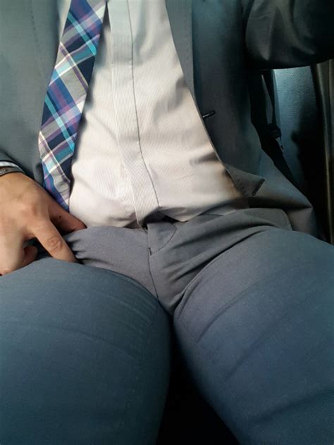Damien Crosse L Ger Bulge En Costume Theo Blog Gay Photos De Paquets