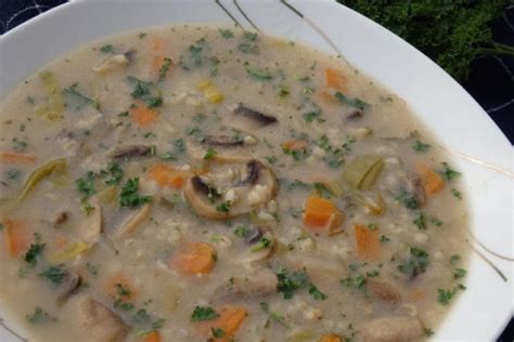Zupa pieczarkowa z kaszą jęczmienną A dupa rośnie Przepisy