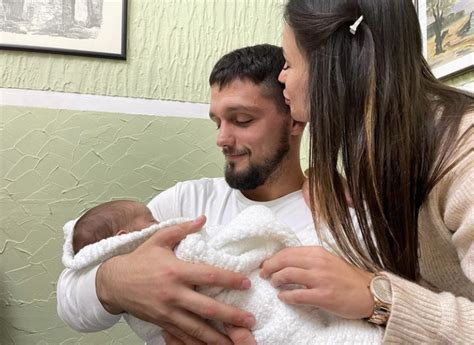 Елица от Игри на волята роди момче на Алекса Снимки от родилното