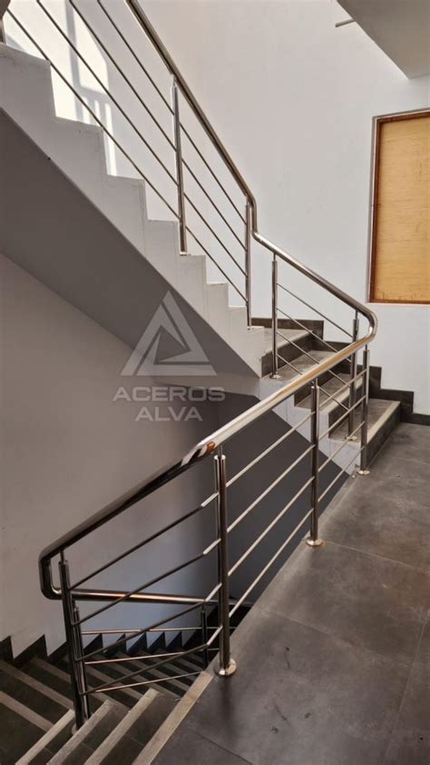 Baranda Para Escalera Con Travesal Aceros Alva