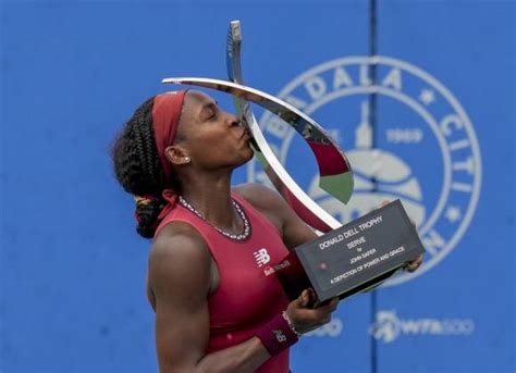 Coco Gauff suma su cuarto título WTA al vencer a Maria Sakkari en final