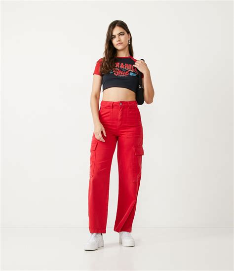 Cal A Wide Leg Em Sarja Passantes Diferenciados E Bolsos Cargo Vermelho