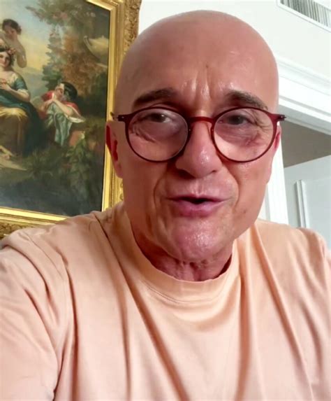Critica Di Signorini A Ilary Blasi Per Il Documentario Netflix Soldi E