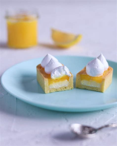 Tartaletki cytrynowe z lemon curd i bezą włoską Cake It