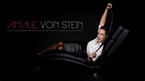 Glamour Fetisch Model für Modenschauen und Filmaufnahmen