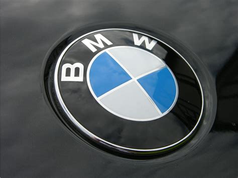 Top 10 Los escudos de autos más emblemáticos Autocosmos