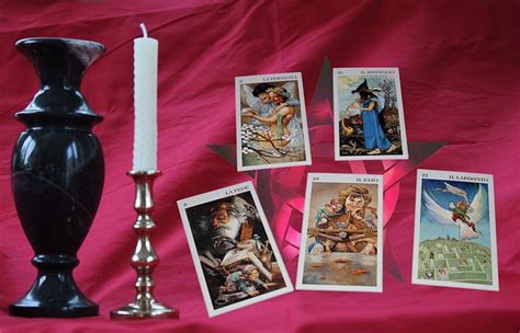 C Mo Hacer Una Tirada De Cartas De Tarot Para El Amor Y El Futuro