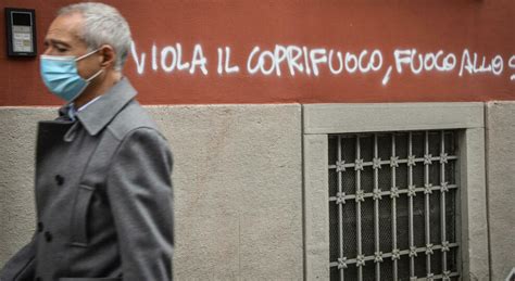 Il nuovo dpcm in vigore da venerdì e non più da domani La conferma da