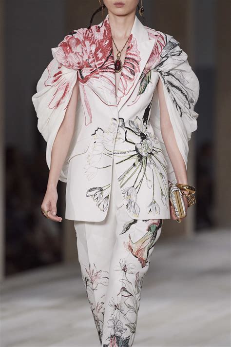 Https Vogue Fashion Shows Spring Ready To Wear Alexander