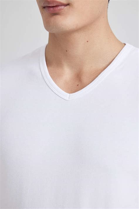 Beyaz Erkek Slim Fit V Yaka Basic Kısa Kollu Fanila 2752724 DeFacto
