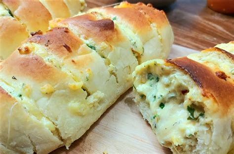 Pão de alho completo que não precisa sovar muito saboroso e perfeito