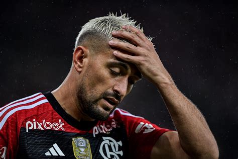 Podem jogar a final Veja como estão as situações de Arrascaeta e Luiz