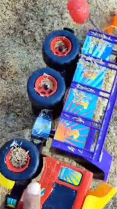 Menemukan Mobil Mainan Truk Oleng Di Kebun Mobil Oleng Mobik Truk
