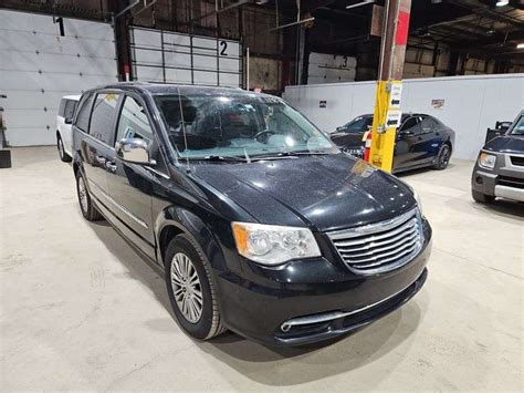 2013 CHRYSLER Town And Country Touring L Greater Detroit Auto Auction