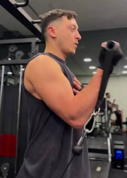 Former Arsenal Mesut Ozil Shows Off His Incredible Body Transformation