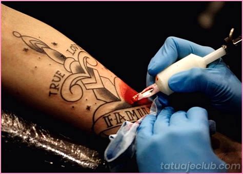 De donde viene la tinta de los tatuajes una guía para principiantes