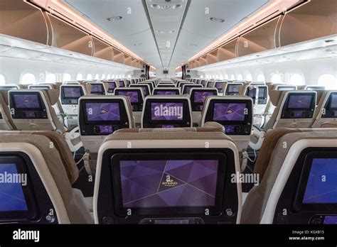 Etihad Airways cabine de l avion Boeing 787 intérieur Photo Stock Alamy